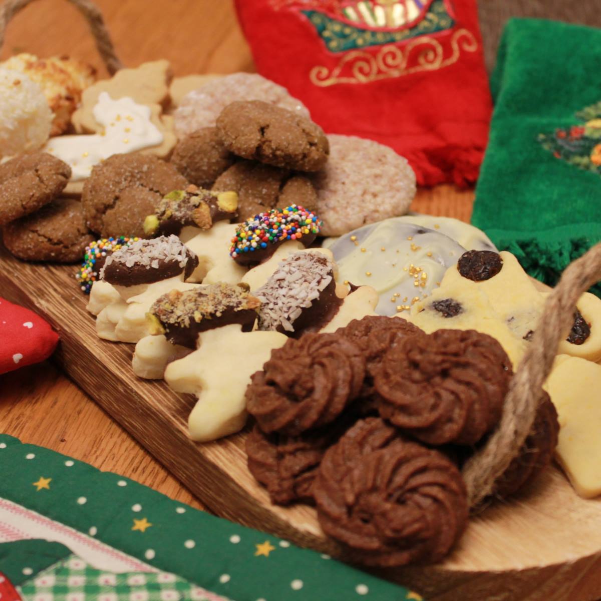 How to Make a Tempting Christmas Cookie Tray Plus Recipes