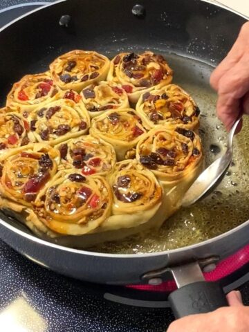 Calabrese Pitta Mpigliata, a Christmas Dessert